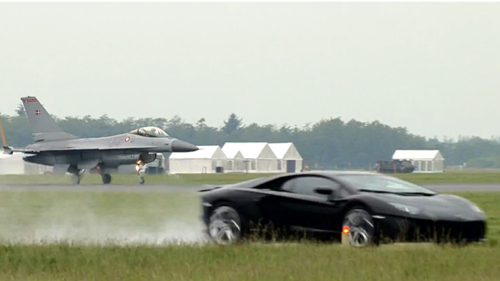 Lamborghini Vs Jet